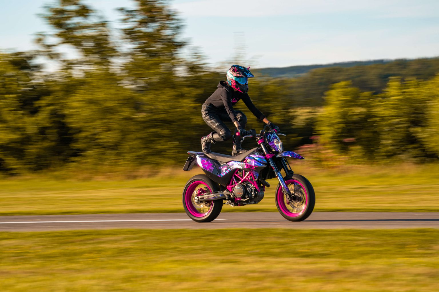 Jessy - Geboren für die Rennstrecke - SHE is a RIDER