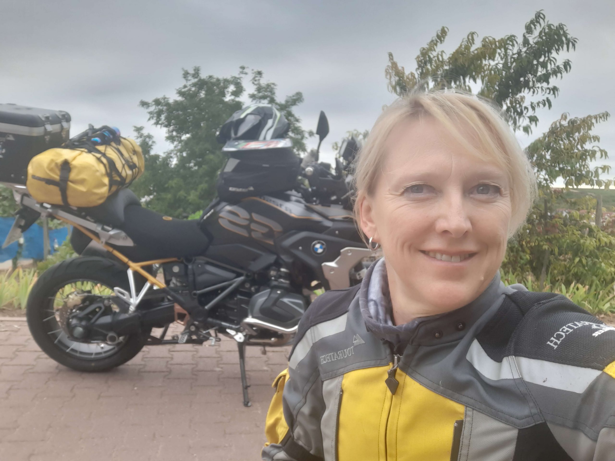 Nicole fährt die BMW R 1250GS - SHE is a RIDER