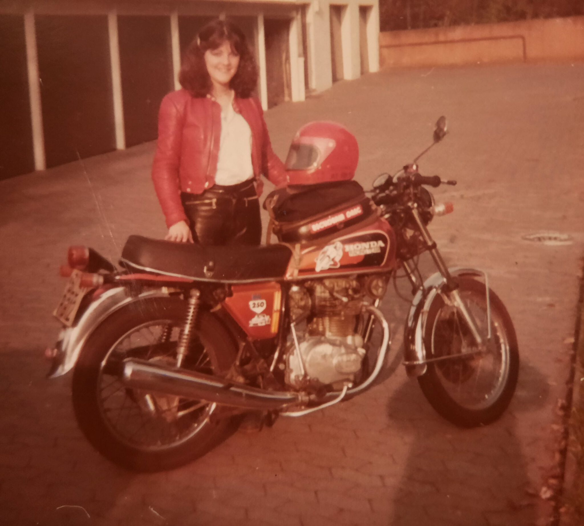 Seit 45 Jahren auf dem Motorrad unterwegs - SHE is a RIDER