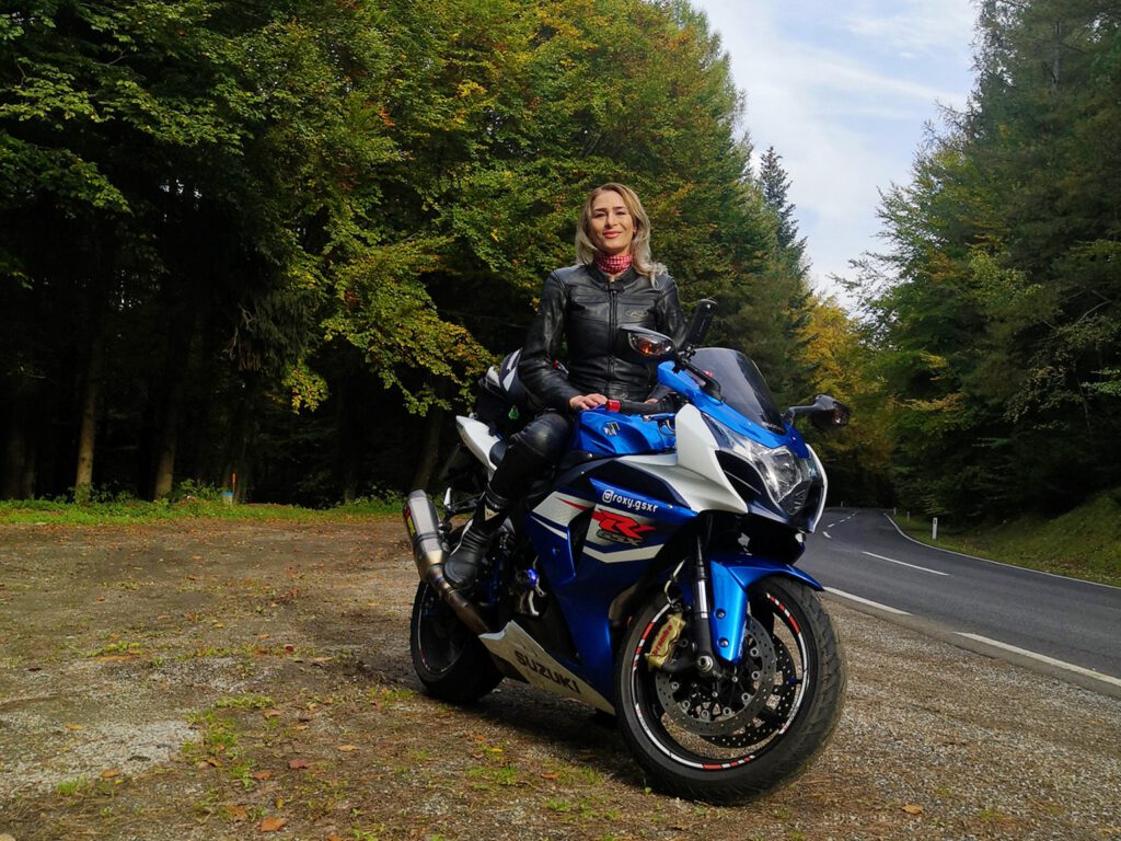 RIDER of the WEEK - Interviews mit Frauen die Motorradfahren