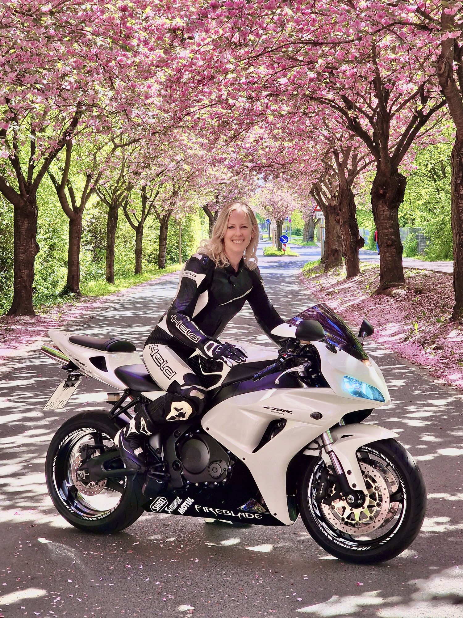 Judy - Auch eine Anfängerin kann eine 1000er fahren!