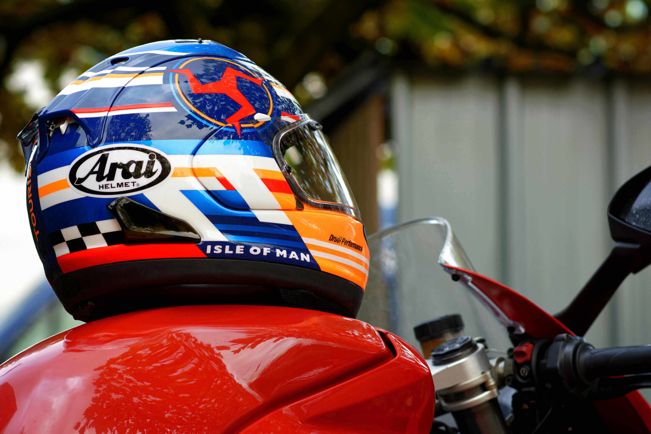 Arai Limited Edition Helm F r Isle Of Man TT 2024 Arai Limited Edition Helm F r Isle Of Man TT 2024